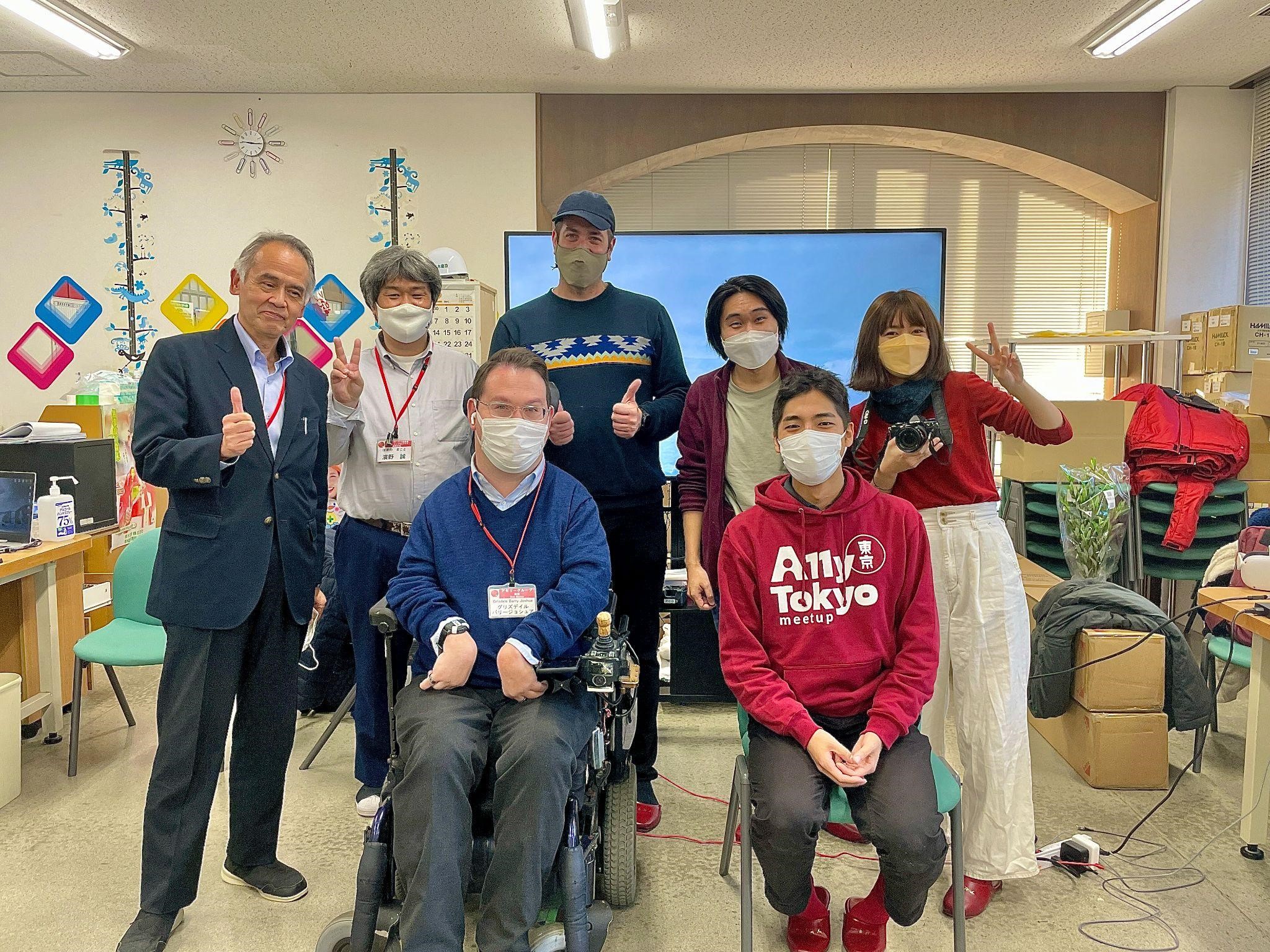 Virtual Reality User Study with Children and Seniors in a VR Experience - Equal Entry